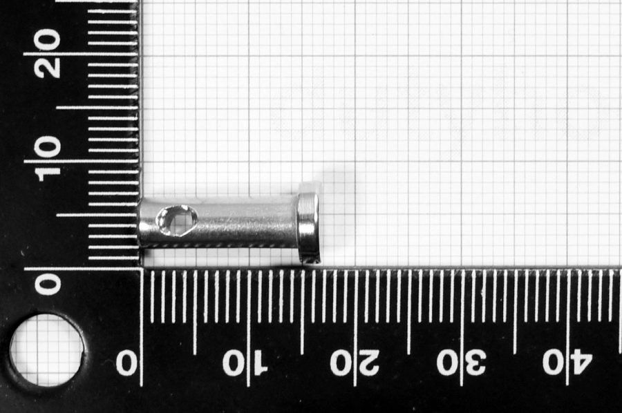 5x9 Tihvt, pea ja auguga, happekindel roostevaba A4